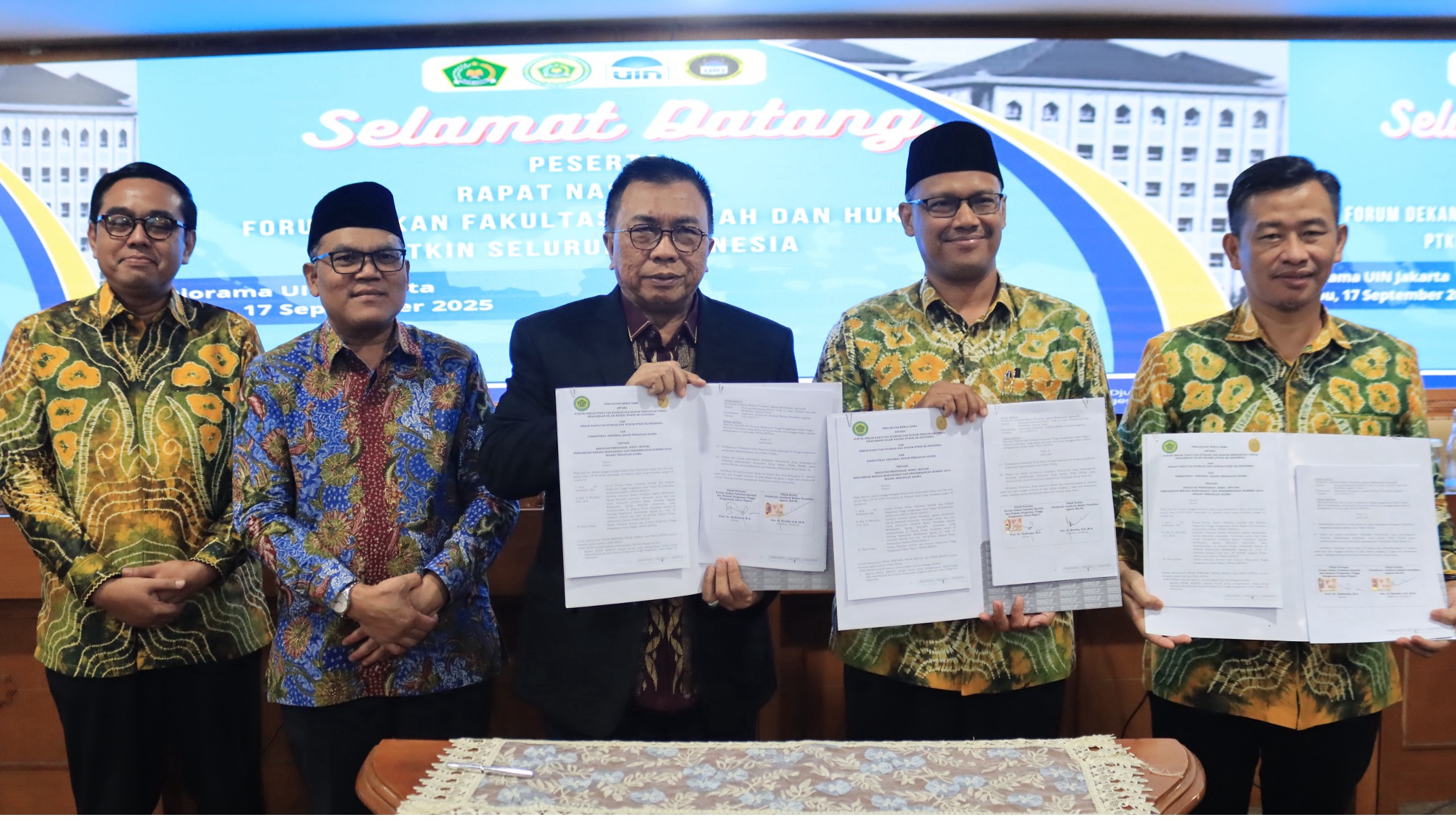 Serentak, Ditjen Badilag Tandatangani Perjanjian Kerja Sama Dengan Ketua Forum Dekan dan Dekan ...